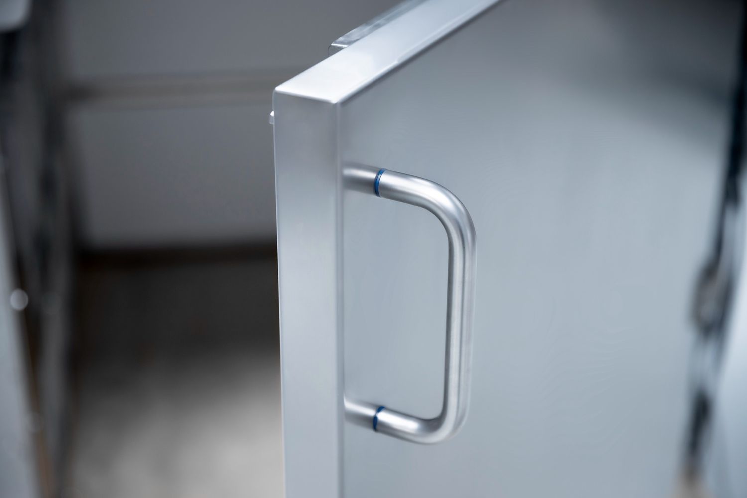 UVC disinfectant sluice